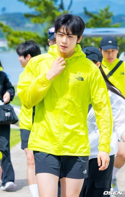 Cha Eun Woo Conquers 11km Race Looking Like He Stepped Out of a Drama ...